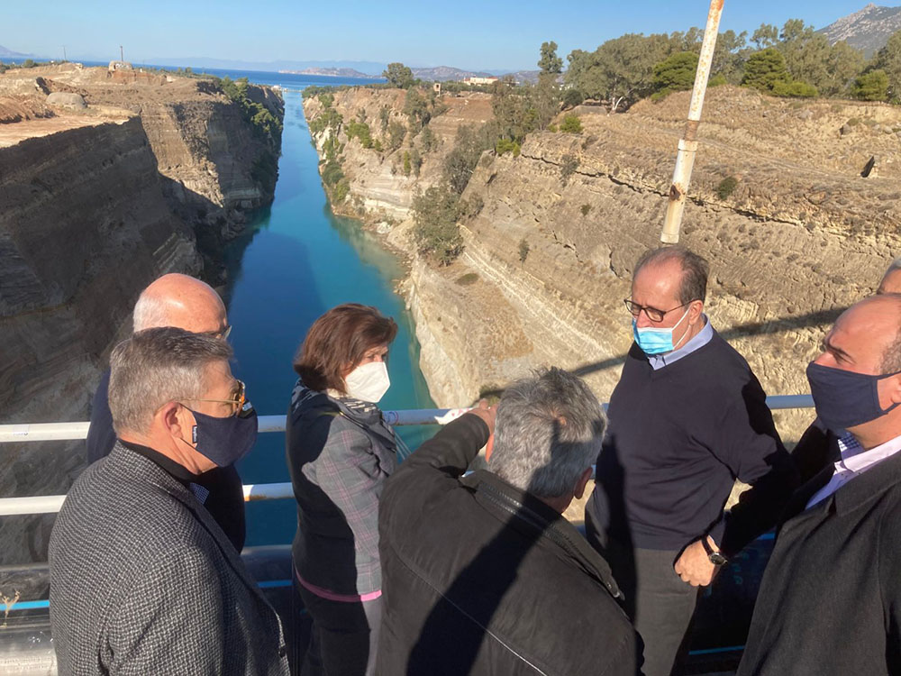 Λήψη μέτρων για την αποκατάσταση της ασφαλούς ναυσιπλοΐας στην διώρυγα ...